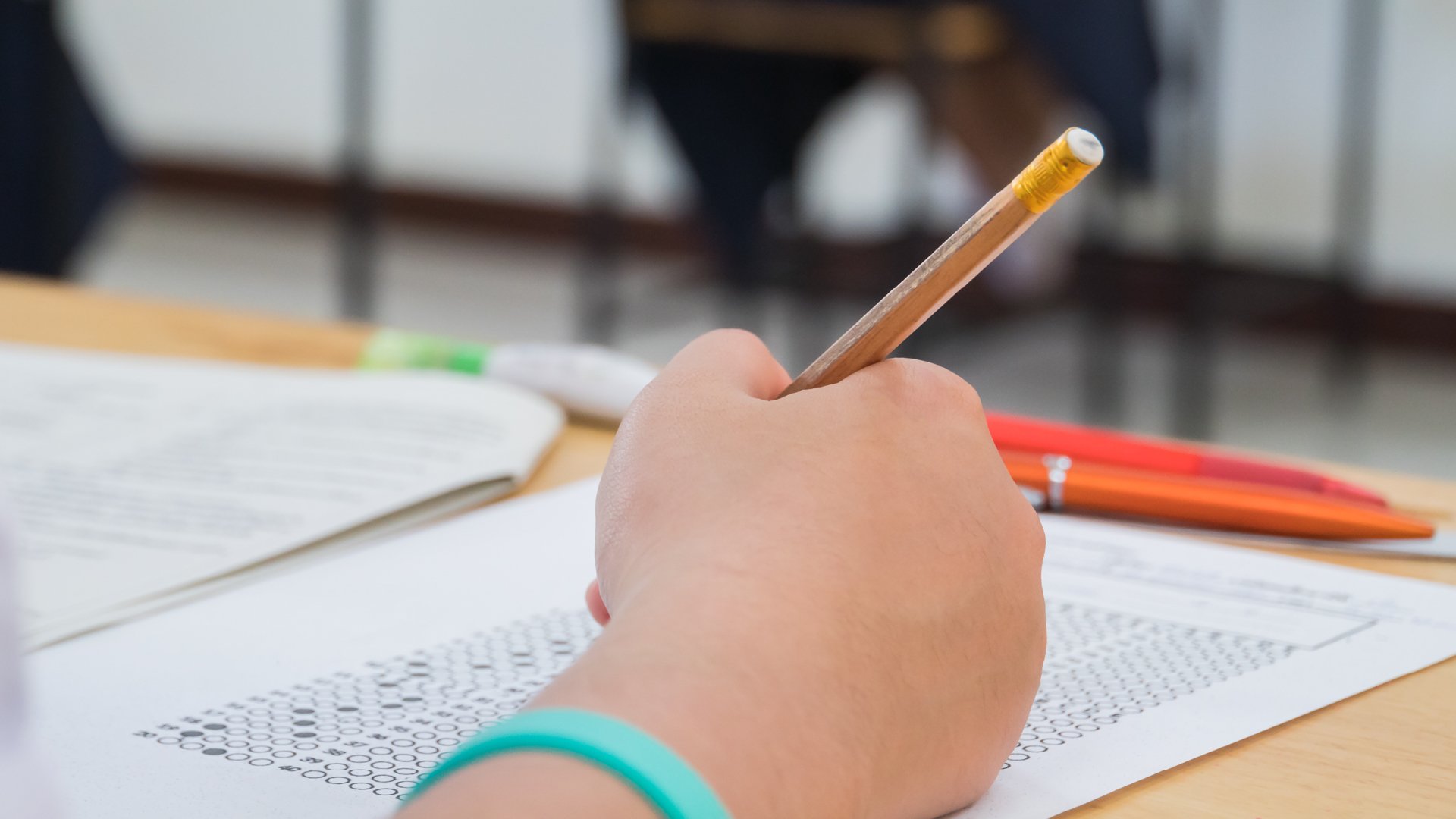 Understanding A-level maths grade boundaries: insights and tools ...